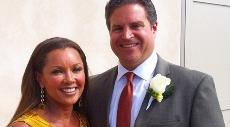 Jim Skrip biography: Know About Vanessa Williams’ husband - Ghnewslive